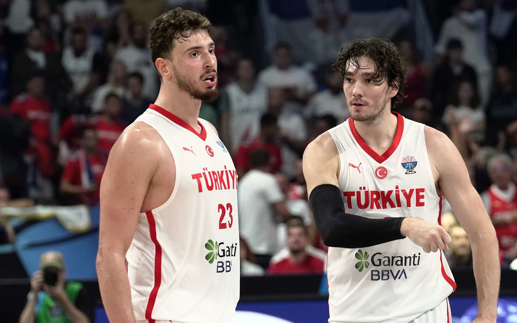 » Akşam 21.00’de TV başına: 12 Dev Adam final arıyor